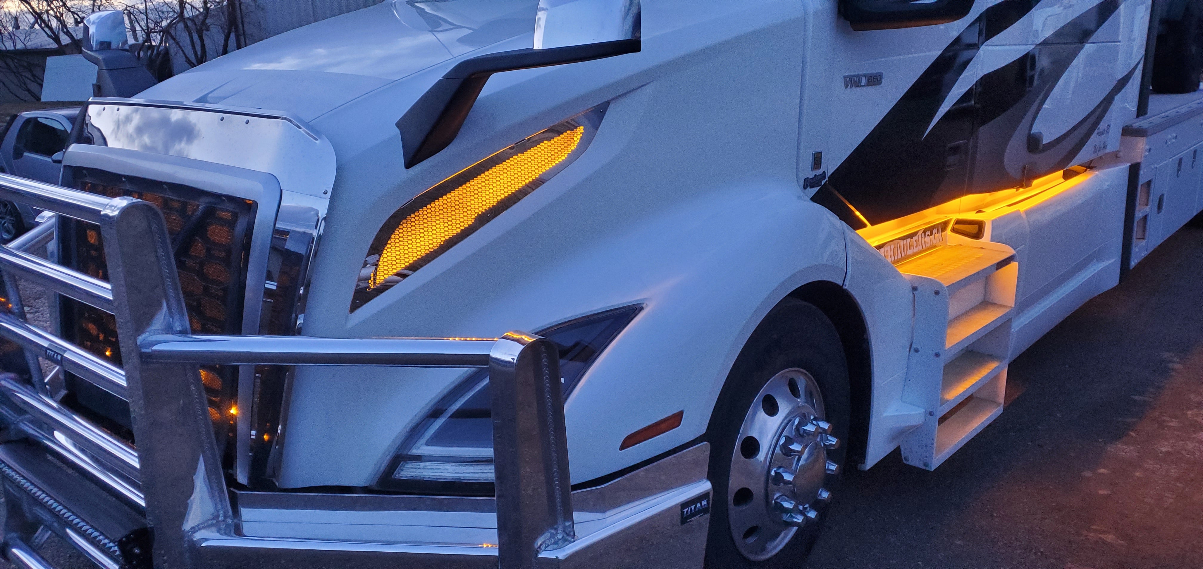 CANSTEP Volvo Model VNL Gen 3 - Only Years 2018 to 2023 – RVHaulerStore